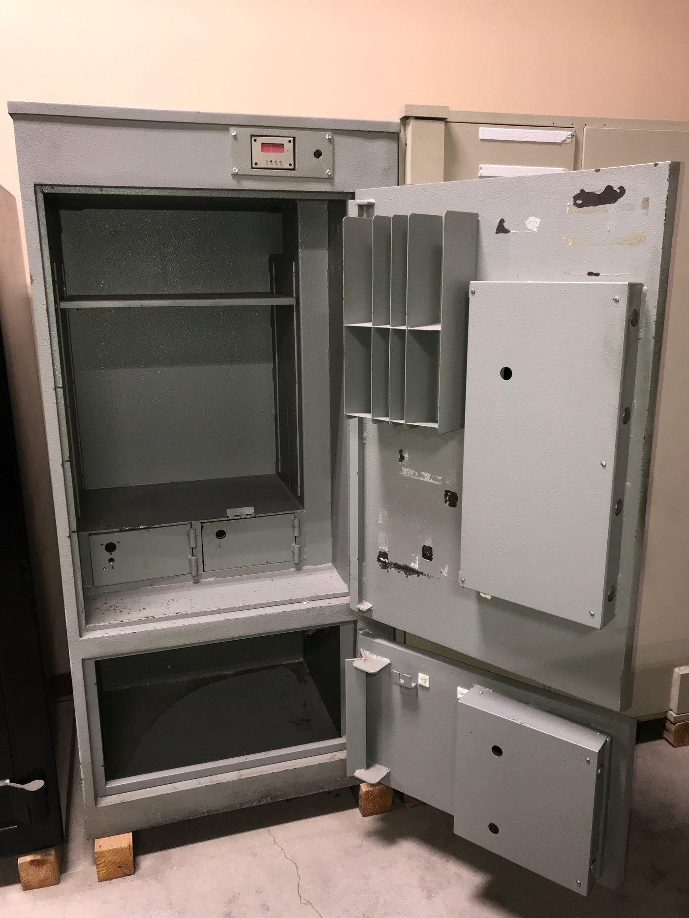 Used Safes - T&T Liberty Safe